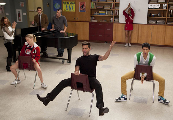 Glee Shots: Ricky Martin and New Directions Dance It Up